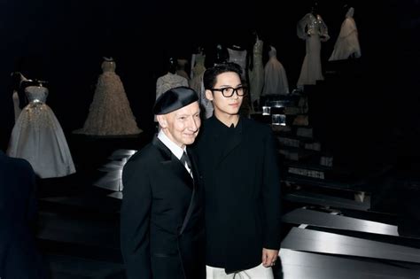 크리스챤 디올 디자이너 오브 드림스 전시 세븐틴 민규 네이버 블로그