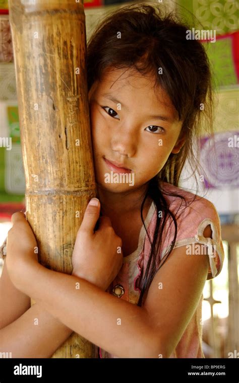Lao Mädchen Stockfotos Und Bilder Kaufen Alamy