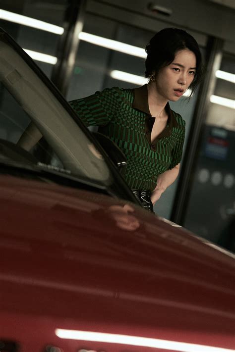 더쿠 전도연·지창욱·임지연 주연 영화 ＜리볼버＞ 캐릭터별 개인 스틸컷 공개