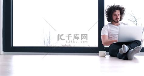 享受轻松生活方式的人高清摄影大图 千库网