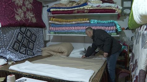 Сторија на Канал 5: Во Скопје има уште еден јораганџија кој шие рачно ...