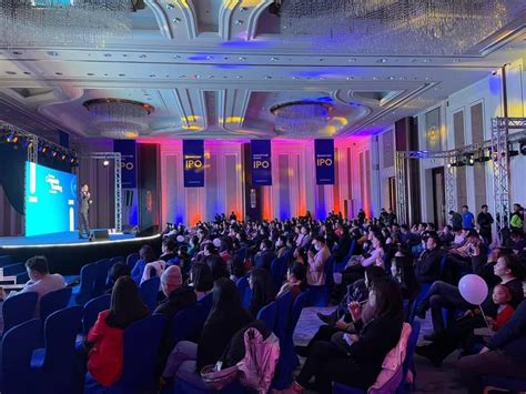 ГОЛОМТ БАНКНЫ ХУВЬЦАА ЭЗЭМШИГЧИД Facebook