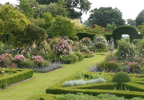 Beautiful Rose Gardens To Visit In July The English Garden 집과 정원 정원