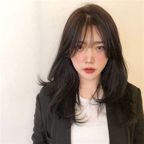 레이어드컷에 있는 Ji Won Seo님의 핀 미디움 레이어드컷 헤어스타일 헤어 트렌드