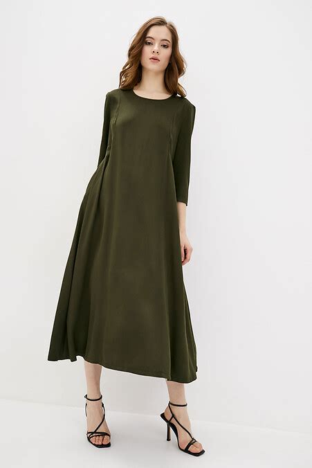 Длинное штапельное платье оверсайз Briana зеленого цвета с широкой юбкой Garne 3036589 купить