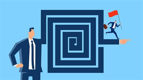 올바른 지침과 방향 보다 효율적인 문제 해결 목표에 빠르게 도달하기위한 복잡한 경로 피하기 목표에 도달하기 위해 미로 주변의 사업가를 안내하는 거인의 손 가능성에 대한 스톡