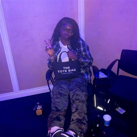 Trin 🤎 Triple7trin เรื่องราว Snapchat ตลอดจน Spotlight และเลนส์