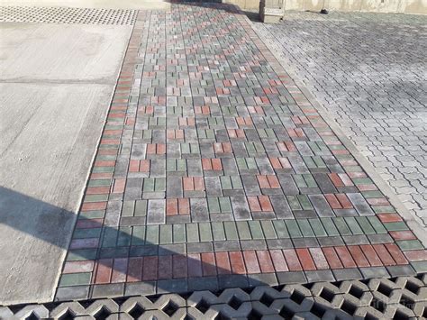 Явган замын хашлага хавтан