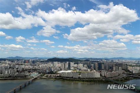 덥지만 맑고 깨끗한 하늘 오랜만이야