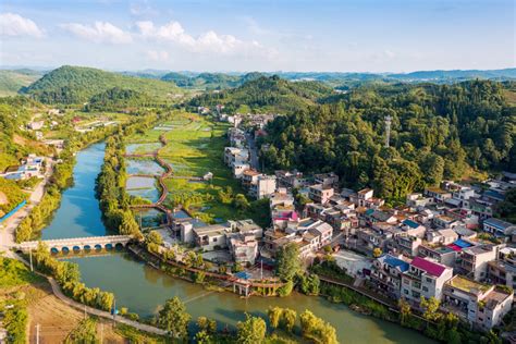 乡村振兴绘新景 幸福生活当自来 ——2023年西秀区巩固拓展脱贫攻坚成果同乡村振兴有效衔接工作综述 西秀区 安顺新闻网