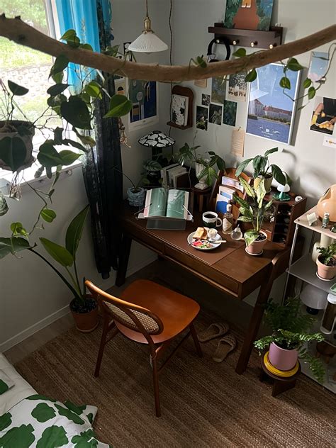 H크리스탈🎞️ 날 풀리고 꽃 피는 계절이 오니 좋으네 모든 계절이 다 소중하다 어느 하나 싫은 계절이 없다 참