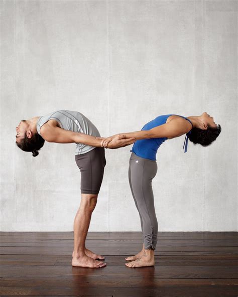 Couples Yoga Positions 10 Couples Yoga Poses To Build Intimacy