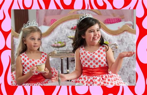 9 Blonde And Brunette Halloween Costumes To Wear To Halloweekend