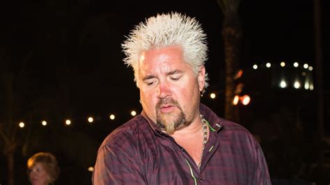 How Fans Can Tell When Guy Fieri Doesnt Like The Food Hes Eating
