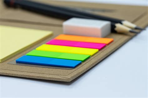 색상 참고 선택적인 초점 개념 목록 및 학교 및 사무실에 대 한 미리 알림 장비 교육에 대한 스톡 사진 및 기타 이미지 교육 모임 비즈니스 Istock