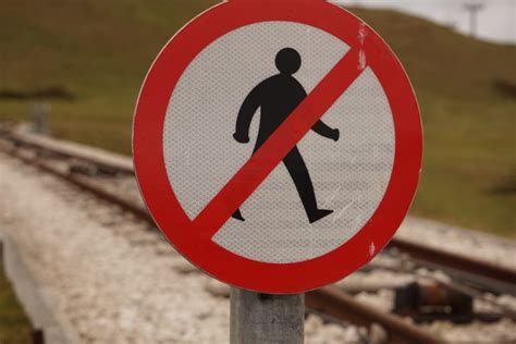 Contoh Dialog Prohibition Dalam Bahasa Inggris Dan Artinya [dialog Larangan] Blog Mamikos