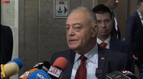 ПИК Tv Ген Атанасов На Радев му остава малко време в политиката Въпросът е кой му натисна