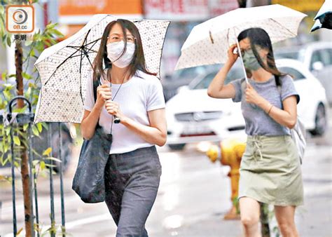驟雨連連 出門記得帶遮 東方日報