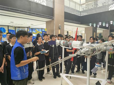 探索科技之谜 郑州市第二高级中学赴哈尔滨工业大学郑州研究院开展研学活动 郑州教育信息网