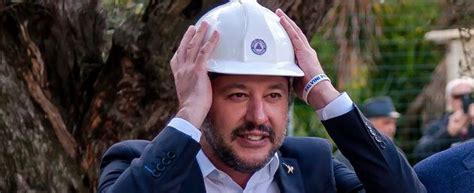 Il Governo Pone La Fiducia Sul Dl Sicurezza Huffpost Italia