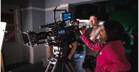 ရုပ်ရှင်ရိုက်ကူးထုတ်လုပ်ခြင်းဆိုင်ရာစွမ်းရည်မြင့်သင်တန်းလျှောက်လွှာများခေါ်ယူ Mm