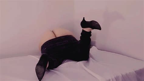 Stuck Struggling With Sagging Jeans Alice Scott Clips4sale