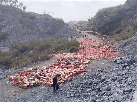 武冈 销毁一批70多万元烟花爆竹！宣传产品力度