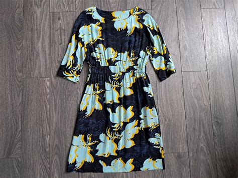 Шовкова сукня — ціна 280 грн у каталозі Сукні міді Купити жіночі речі за доступною ціною на Шафі