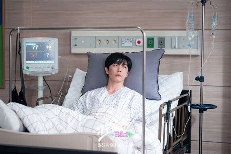 Disney韓劇《瘋狂愛上你》好看嗎？評價公開：劇情太狗血！浪費金材昱、鄭秀晶頂級組合？ Tatler Asia