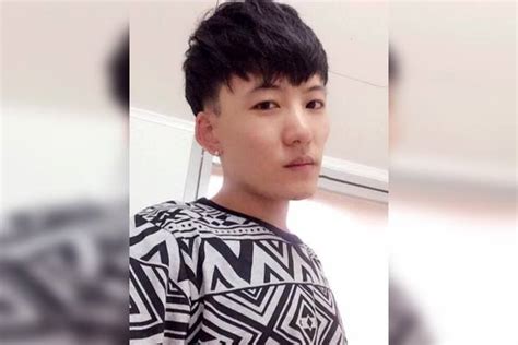 新年 新气象谢谢大家这一年来的支持与关注 在新的一年祝大伙都平平安安健健康康的，生活越过越精彩！谢谢所有送礼物、关注过 我的老铁们龙哥在新