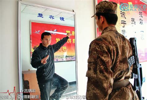 中国军校学员晒参军前后穿越对比照展现成长历程图