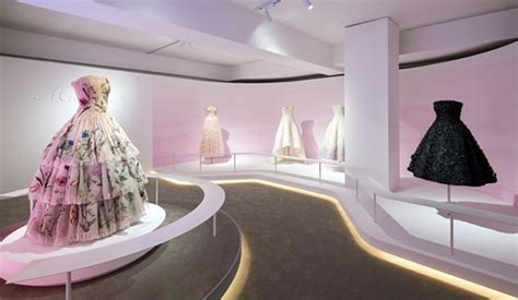 크리스챤 디올 뷰티의 예술과 향수의 만남 미스 디올 서울 전시and팝업