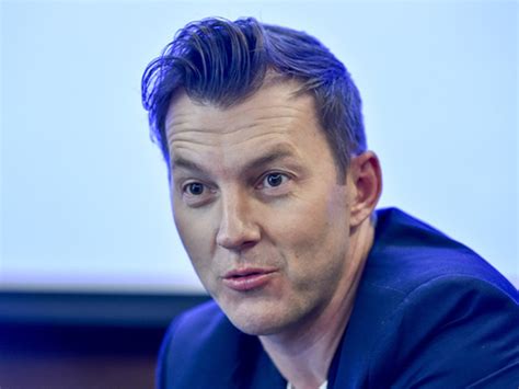 Unindian And Brett Lees ‘awkward Kissing Scenes