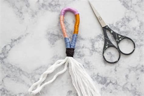 How To Make A Colorful Fun Rope And Yarn Keychain