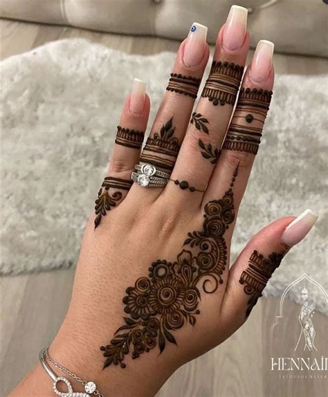 Pin By Hiba Moudnib On Henna Designs Henna Tattoo Designs Hand Simple Mehndi Designs Fingers