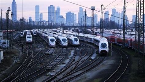 독일 기관사 파업으로 철도 운행 마비 Kollo