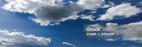 아름 다운 푸른 하늘 구름 배경입니다 하늘 구름입니다 구름 날씨 자연 구름 파란 하늘입니다 구름에 대한 스톡 사진 및 기타 이미지 Istock