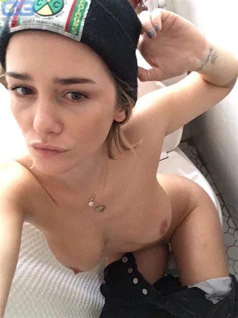 Addison Timlin Nude Pictures Onlyfans Leaks Playbabe Photos Sex Scene Uncensored