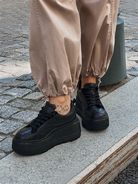 Купить женские кеды и кроссовки с доставкой по России Bossy Lady