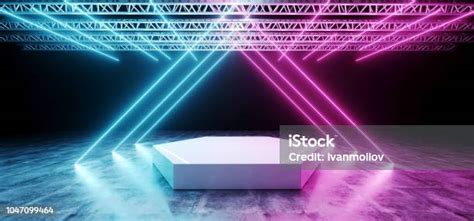 어두운 현대 공상 과학 미래 네온 빛나는 파란색과 보라색 삼각형 모양의 빈 공간과 검정색 배경 3d 렌더링 조명 튜브 백색 클럽