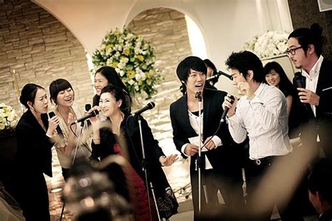 포토엔 황효은 결혼식 축가는 뮤지컬 그리스 팀이 감미롭게 네이트 연예