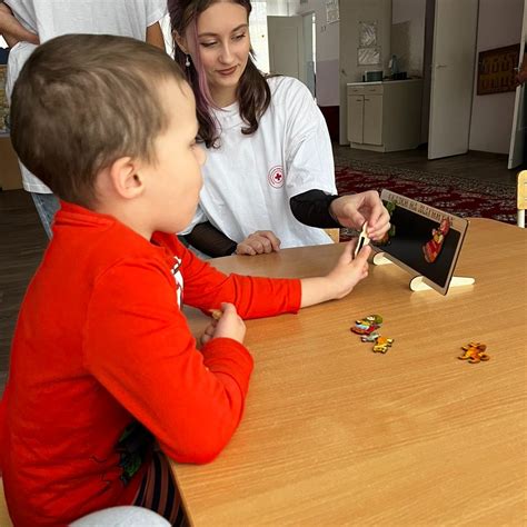 Белорусский Красный Крест Минская область Волонтеры посетили ГУО Солигорский районный центр