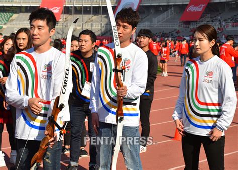 포토 활 든 체조선수와 복서 모두의 평창올림픽 14