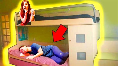 ПРОВЕЛА 24 ЧАСА В НОВОЙ ДВУХЭТАЖНОЙ КРОВАТИ ПАРНЯ ОН НЕ ЗНАЛ ОБ ЭТОМ ЧЕМ ЗАНИМАЕТСЯ ПАРЕНЬ