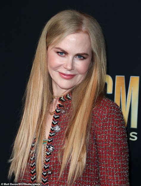 Ok Acm ის დაჯილდოება ნიკოლ კიდმანი და კიტ ურბანი წითელ ხალიჩაზე Ok Magazine