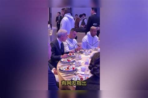 C罗人品获赞！晚宴只喝水 不喝酒和饮料 梅西代言白酒被指割韭菜