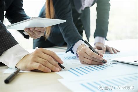 基金大佬调仓换股 来源中国证券报 三季度以来市场风格转换不少基金经理的重仓股发生变化新的重仓股正浮出水面10月9日上机数控发布