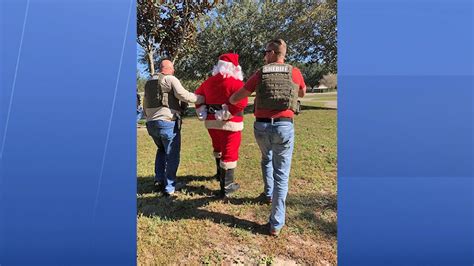 Deputies Florida Sex Offender Took Job As Santa For Hire