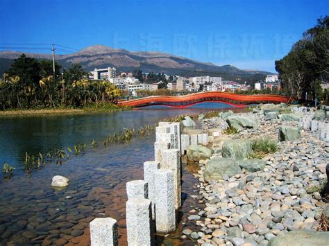 河岸缓冲带 河岸植被缓冲带 河流缓冲带 大山谷图库