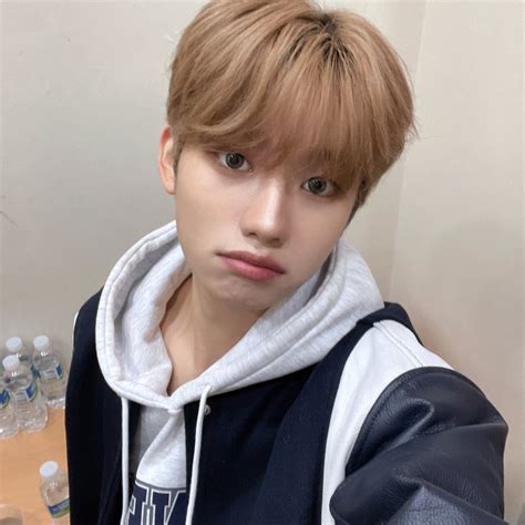 Aimers On Twitter 요엘 내가 이 우주에서 제일 사랑하는 에이밍 😘 오늘 팬사인회 너무너무 행복한 시간이었어요 오늘 우리 만나러 와줘서 고마워요 💗